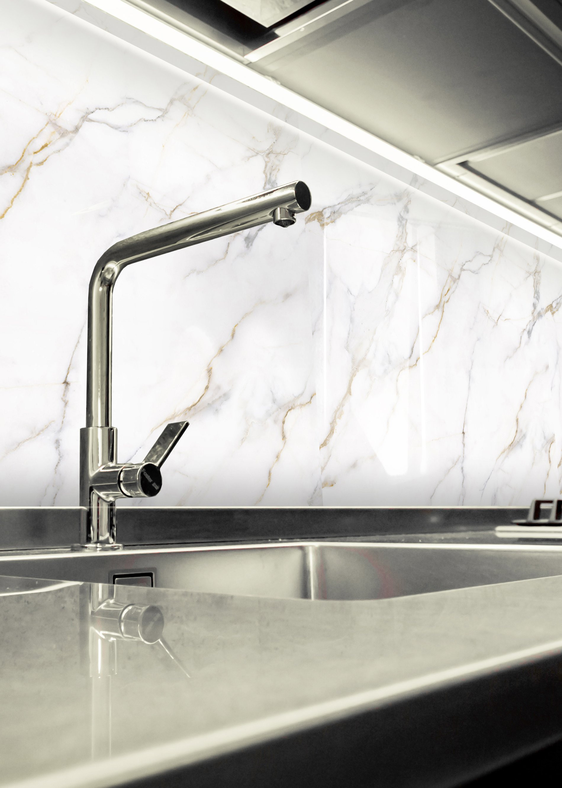 Sticla colorata, imprimata, securizata, slefuita pentru plcari